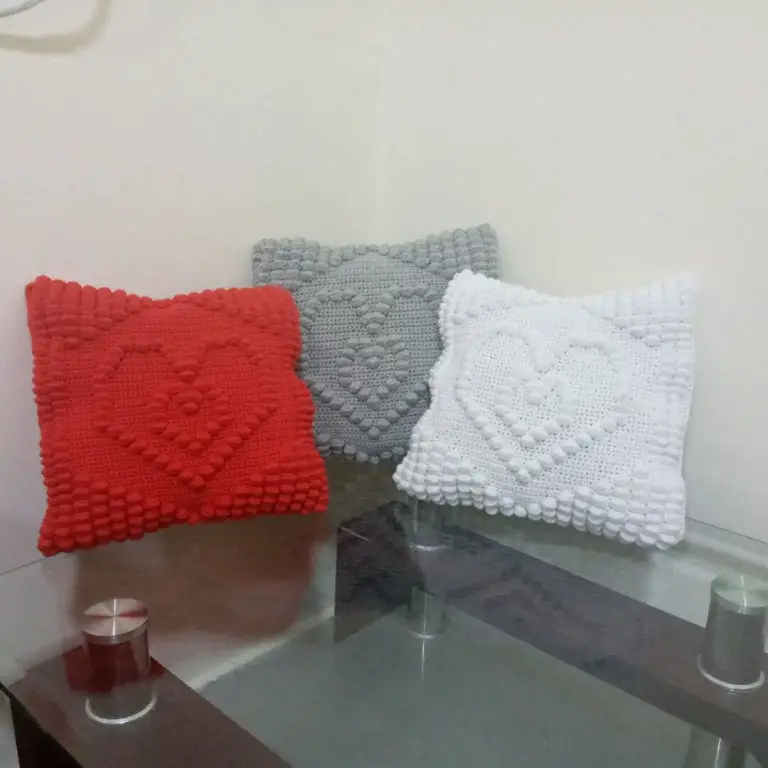 25 Easy Beginner Crochet Pillow Patterns